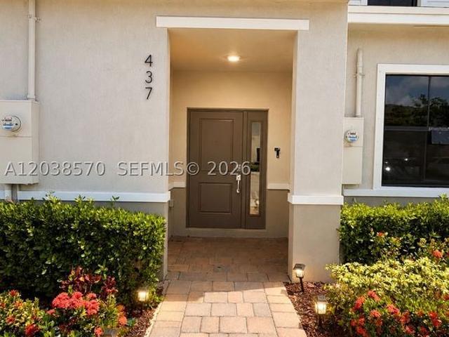 3 bedroom luxury Townhouse for rent in Florida City, United States