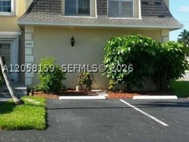 3 bedroom luxury Townhouse for rent in Hallandale, United States