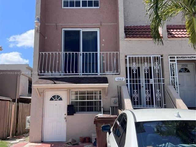 3 bedroom luxury Townhouse for rent in Hialeah, Florida