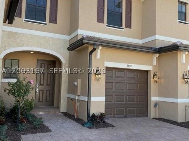 3 bedroom luxury Townhouse for rent in Hialeah, Florida