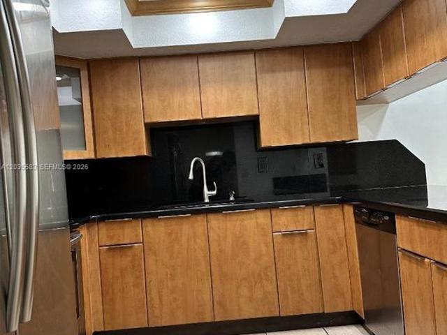 3 bedroom luxury Townhouse for rent in Hialeah, Florida