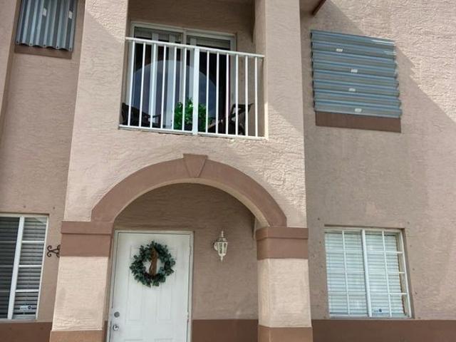 3 bedroom luxury Townhouse for rent in Hialeah Gardens, Florida