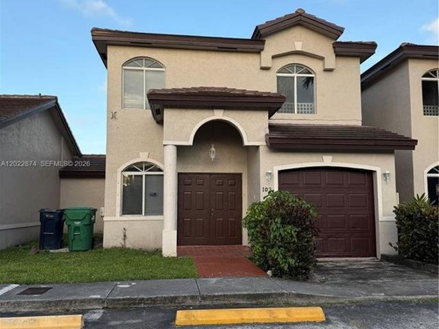 3 bedroom luxury Townhouse for rent in Hialeah, United States