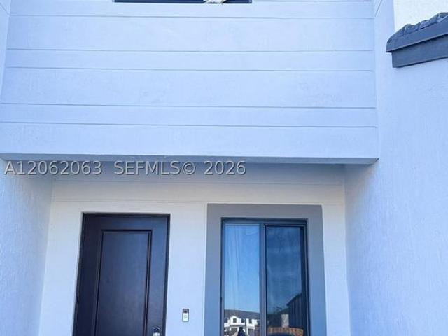 3 bedroom luxury Townhouse for rent in Homestead, Florida