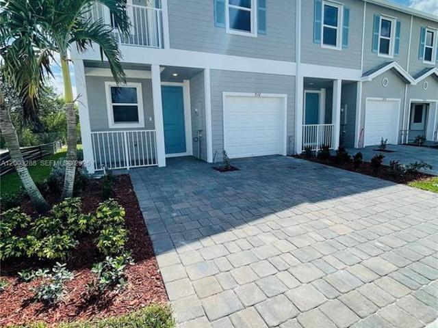 3 bedroom luxury Townhouse for rent in Homestead, Florida