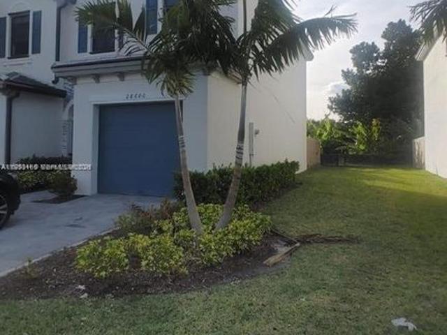 3 bedroom luxury Townhouse for rent in Homestead, Florida