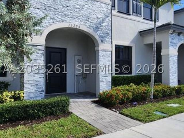 3 bedroom luxury Townhouse for rent in Homestead, Florida