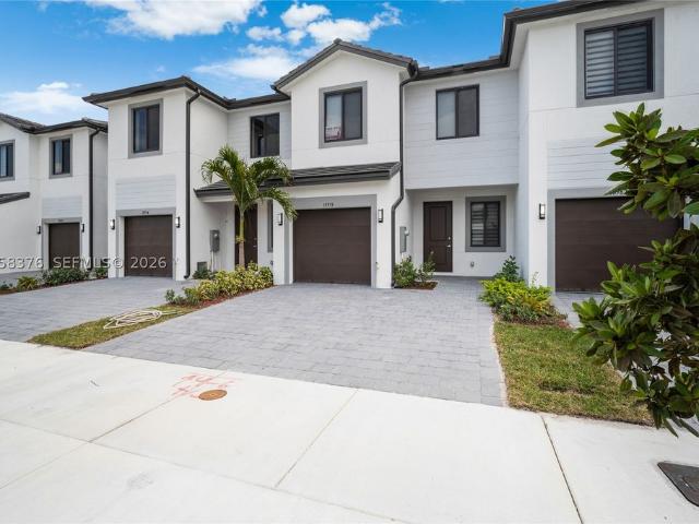 3 bedroom luxury Townhouse for rent in Homestead, Florida