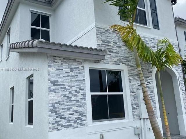 3 bedroom luxury Townhouse for rent in Homestead, Florida