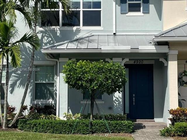 3 bedroom luxury Townhouse for rent in Hollywood, United States