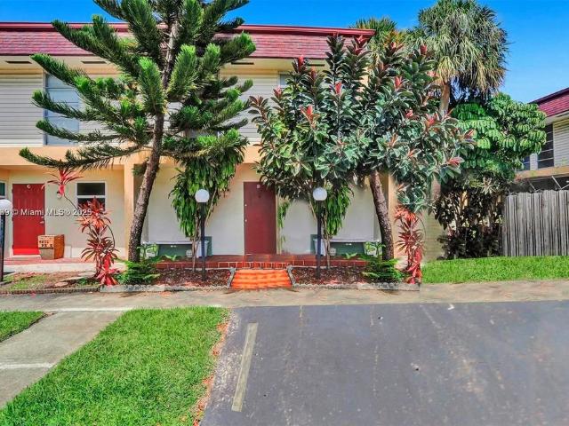4 bedroom luxury Townhouse for rent in Hollywood, United States