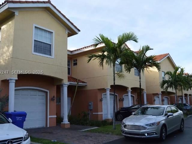 3 bedroom luxury Townhouse for rent in Hollywood, United States