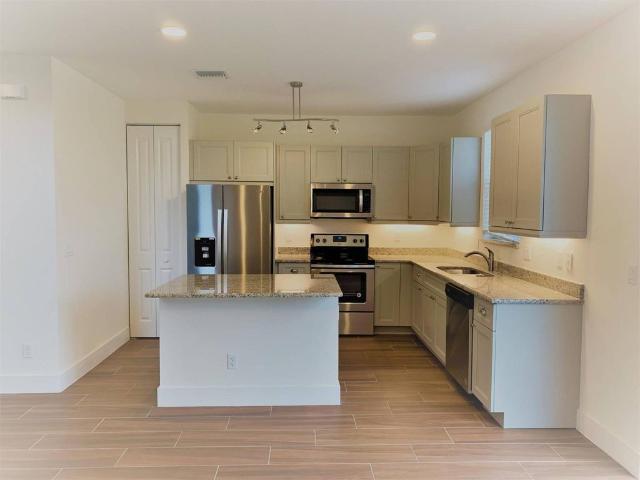 3 bedroom luxury Townhouse for rent in Hypoluxo, Florida