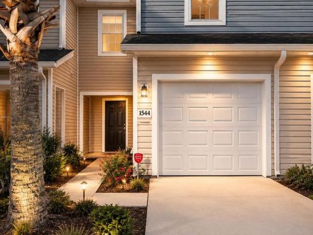 3 bedroom luxury Townhouse for rent in Jacksonville, Florida
