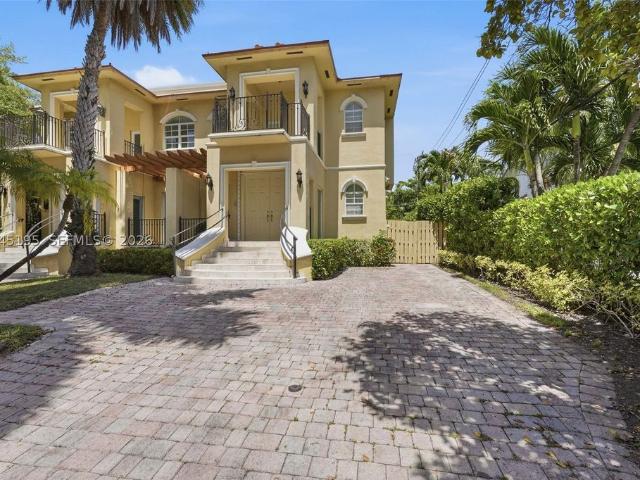 3 bedroom luxury Townhouse for rent in Key Biscayne, Florida