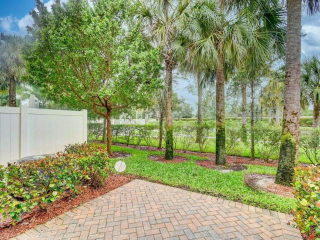 3 bedroom luxury Townhouse for rent in Lake Worth, Florida