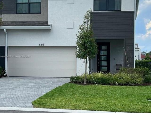 3 bedroom luxury Townhouse for rent in Lake Worth, Florida