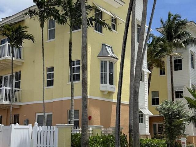 3 bedroom luxury Townhouse for rent in Lauderdale by the sea, Florida