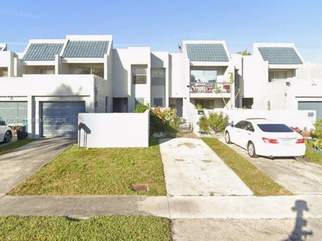 3 bedroom luxury Townhouse for rent in Lauderhill, Florida