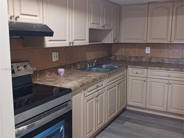 3 bedroom luxury Townhouse for rent in Lauderhill, United States