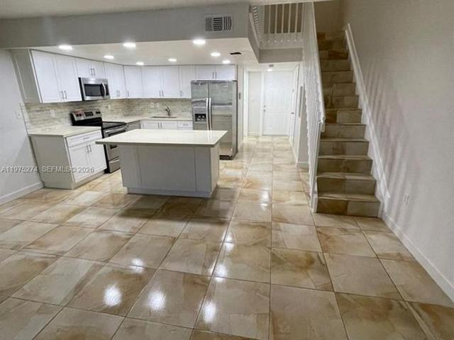 3 bedroom luxury Townhouse for rent in Miami, United States