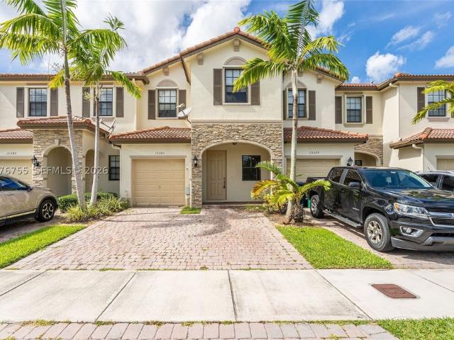 3 bedroom luxury Townhouse for rent in Miami, Florida