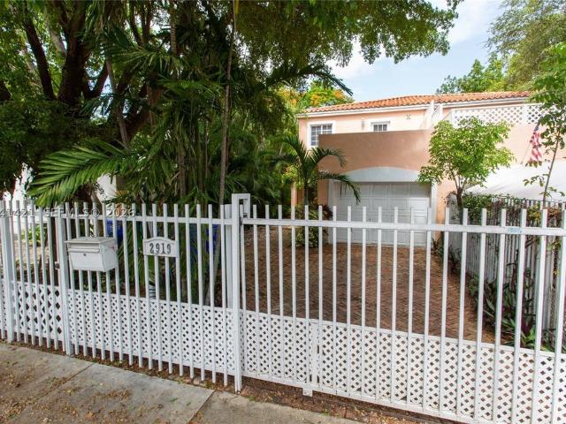 3 bedroom luxury Townhouse for rent in Miami, Florida