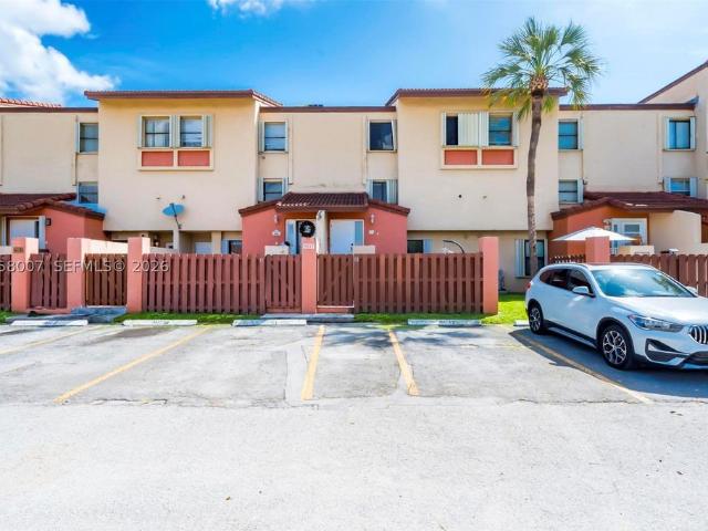 3 bedroom luxury Townhouse for rent in Miami, Florida