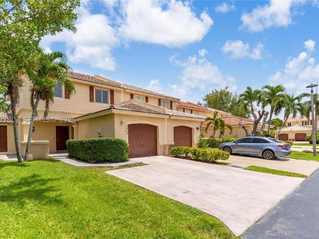 3 bedroom luxury Townhouse for rent in Miami, Florida
