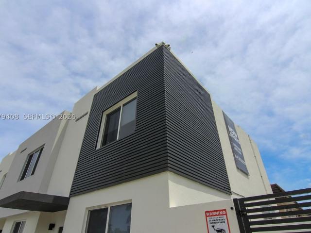 3 bedroom luxury Townhouse for rent in Miami, Florida