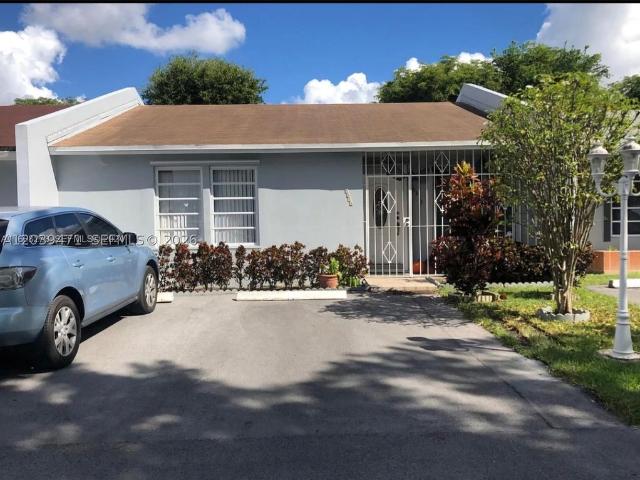 3 bedroom luxury Townhouse for rent in Miami, Florida
