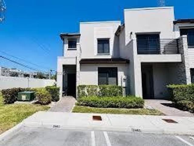 3 bedroom luxury Townhouse for rent in Miami, Florida