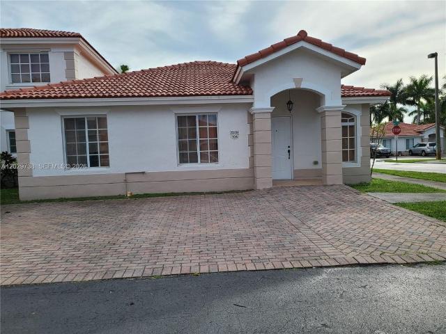3 bedroom luxury Townhouse for rent in Miami, Florida