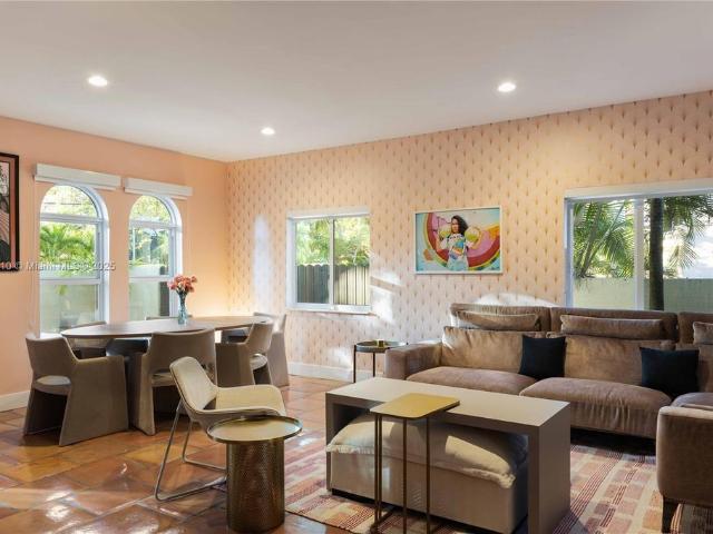 3 bedroom luxury Townhouse for rent in Miami, Florida