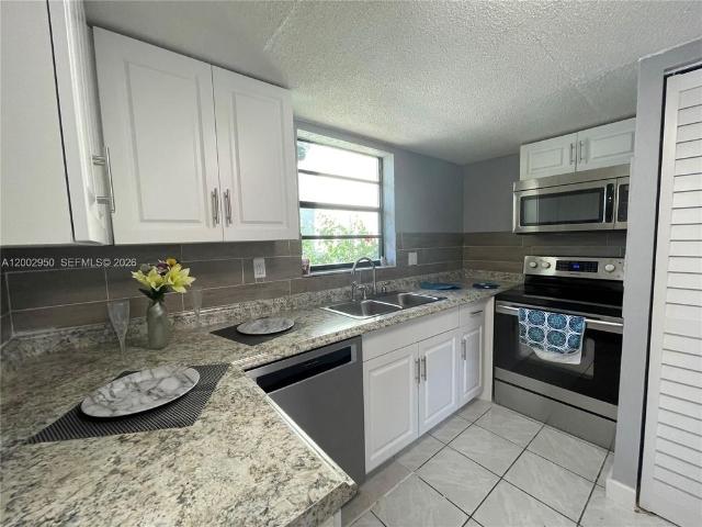 3 bedroom luxury Townhouse for rent in Miami Gardens, Florida