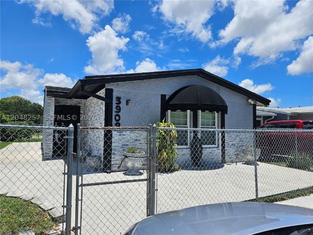 3 bedroom luxury Townhouse for rent in Miami Gardens, Florida