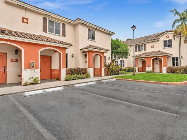 3 bedroom luxury Townhouse for rent in Miami Gardens, United States