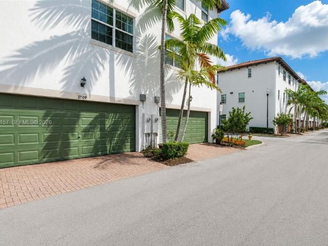 3 bedroom luxury Townhouse for rent in Miramar, Florida
