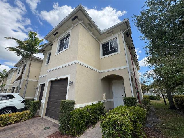 3 bedroom luxury Townhouse for rent in Miramar, Florida