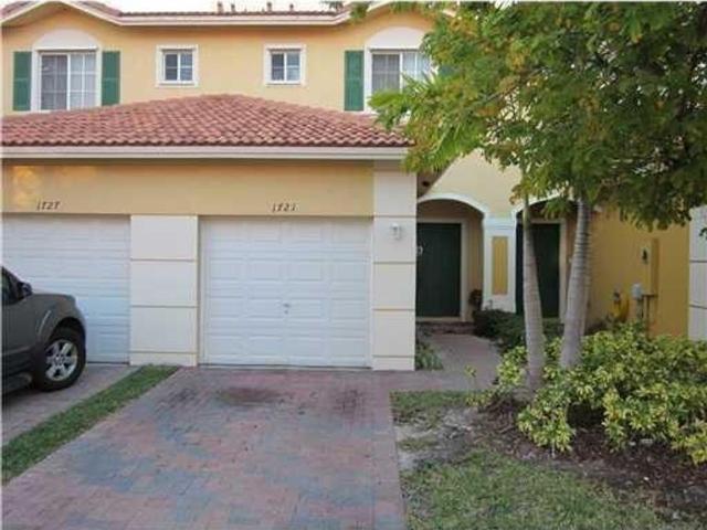 3 bedroom luxury Townhouse for rent in North Lauderdale, Florida