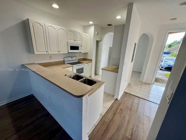 3 bedroom luxury Townhouse for rent in North Lauderdale, United States