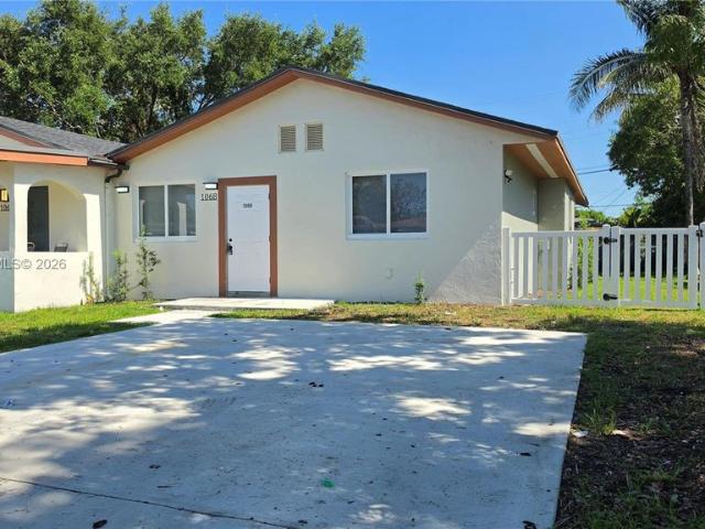 3 bedroom luxury Townhouse for rent in North Miami, United States