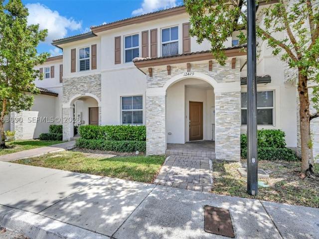 3 bedroom luxury Townhouse for rent in North Miami, United States