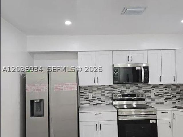 3 bedroom luxury Townhouse for rent in North Miami, United States