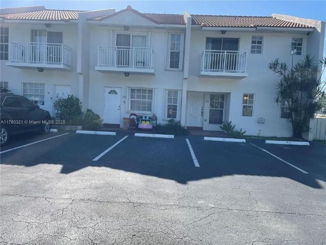 3 bedroom luxury Townhouse for rent in North Miami Beach, United States
