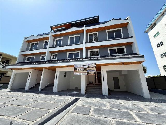 3 bedroom luxury Townhouse for rent in North Miami Beach, Florida