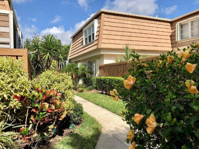 3 bedroom luxury Townhouse for rent in Palm Beach Gardens, Florida