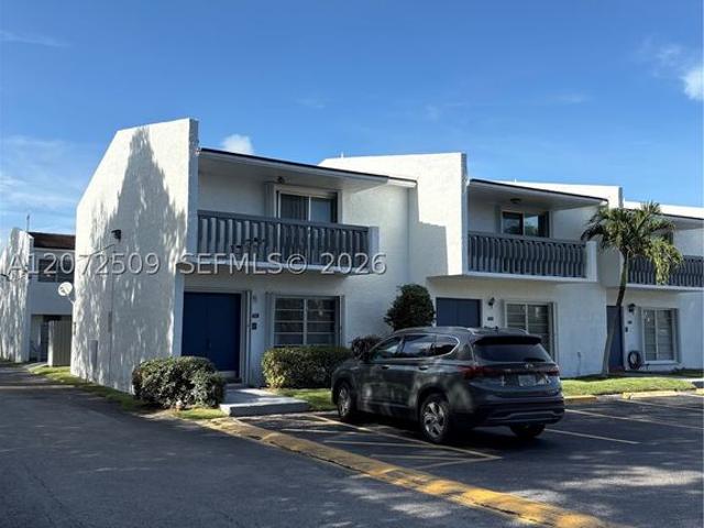 3 bedroom luxury Townhouse for rent in Palmetto Bay, United States