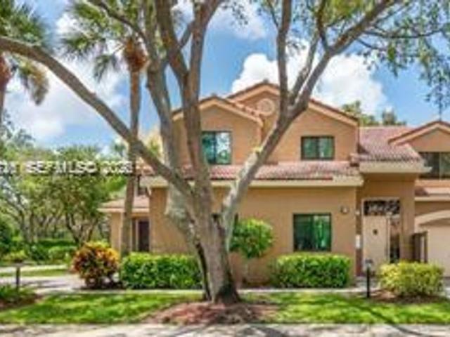 3 bedroom luxury Townhouse for rent in Parkland, Florida