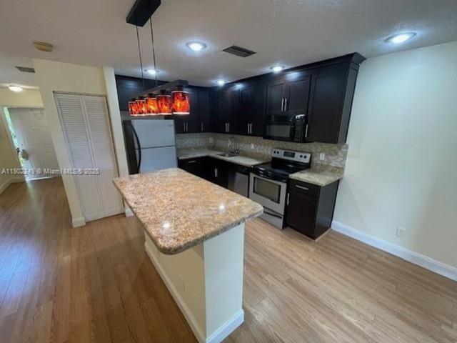 3 bedroom luxury Townhouse for rent in Pembroke Pines, Florida